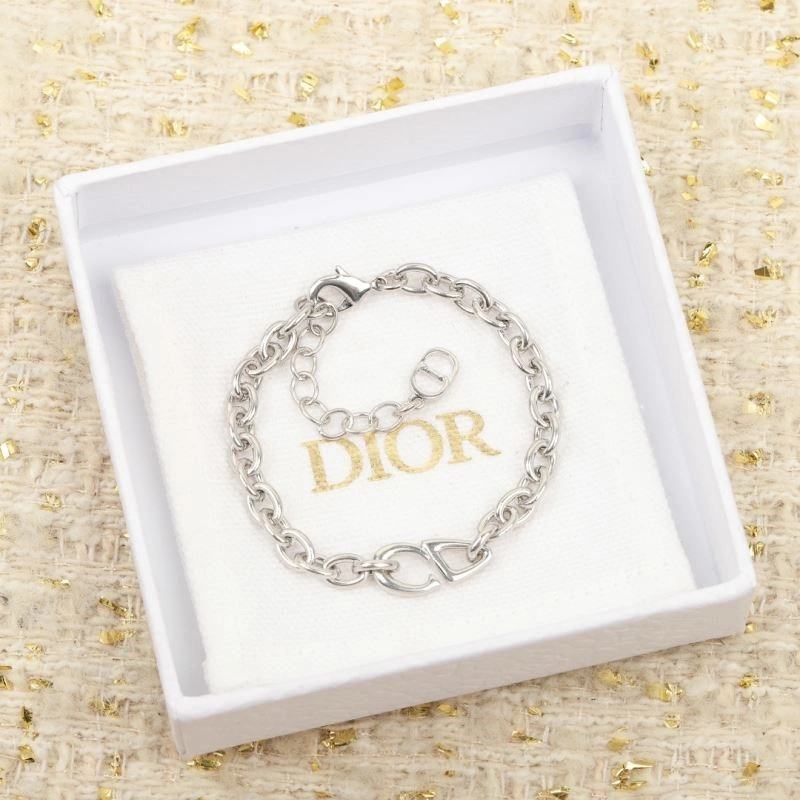 Accurate model Christian Dior Bracelets