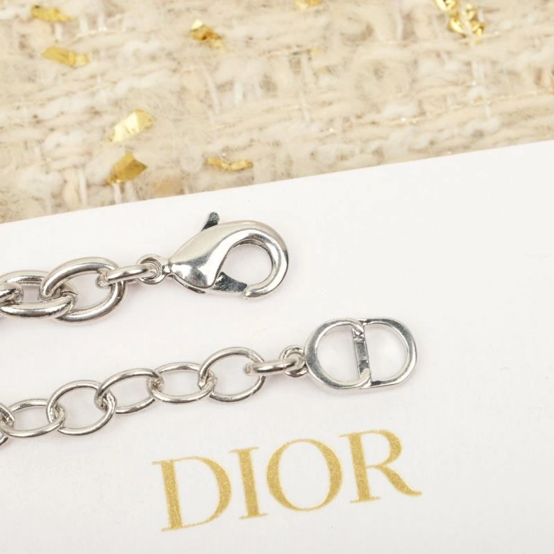 Accurate model Christian Dior Bracelets