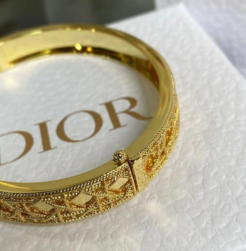 Low-cost Christian Dior Bracelets