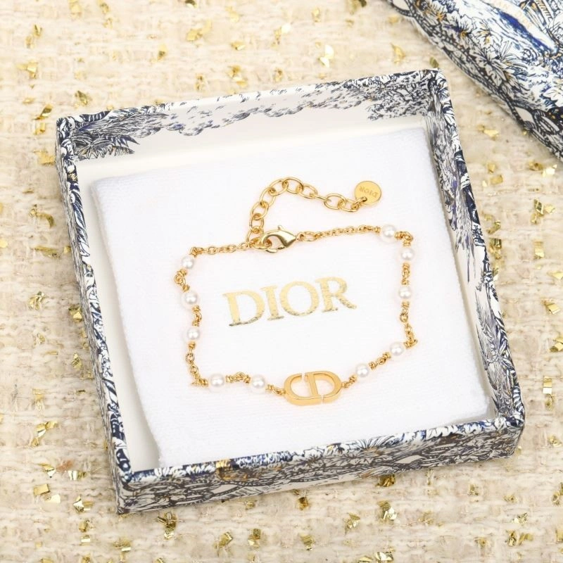 Accurate model Christian Dior Bracelets