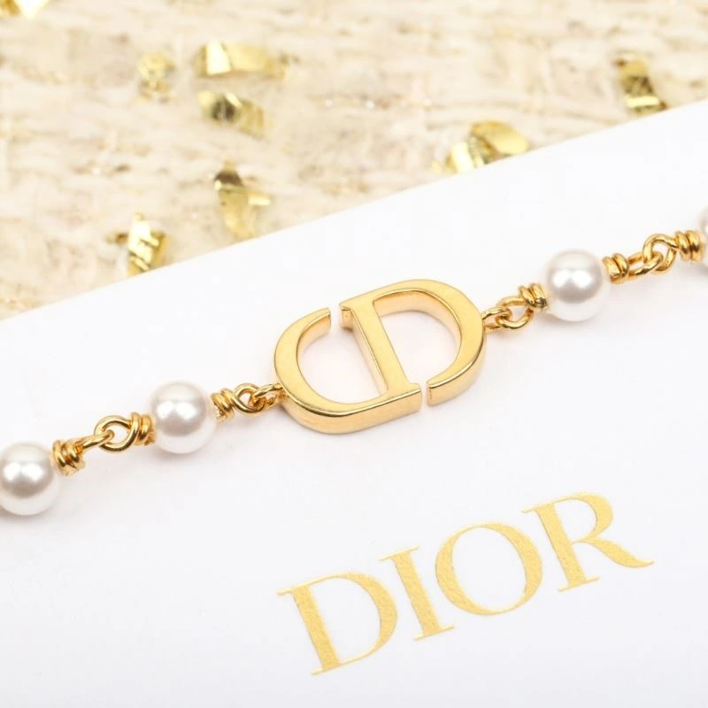 Accurate model Christian Dior Bracelets
