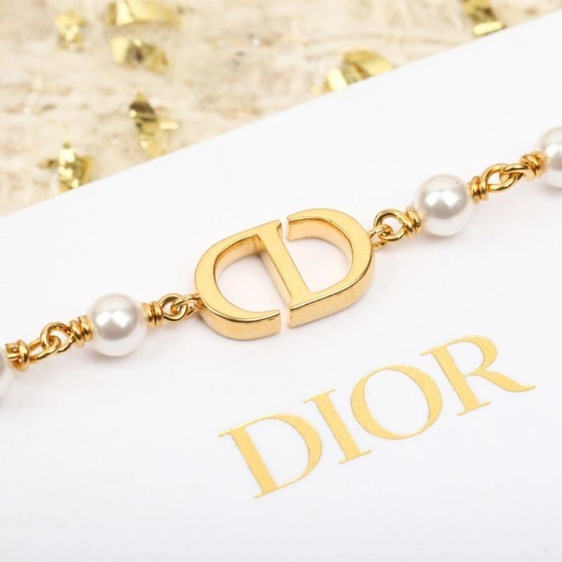 Accurate model Christian Dior Bracelets
