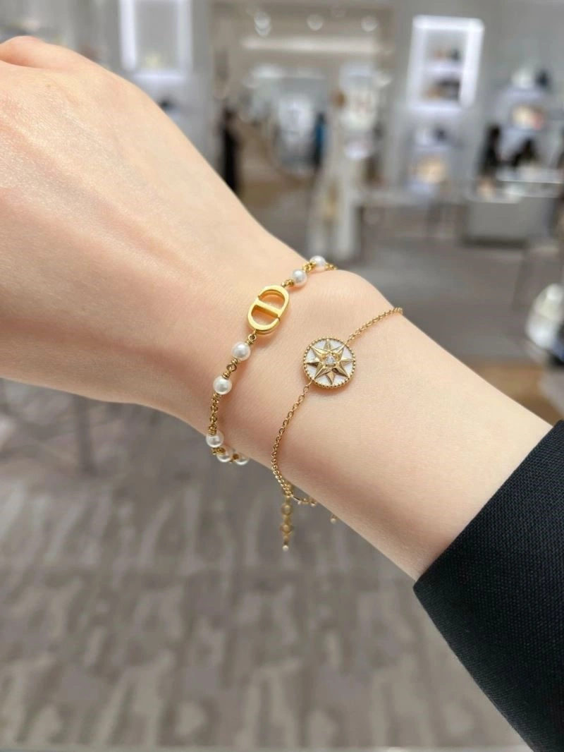 Accurate model Christian Dior Bracelets