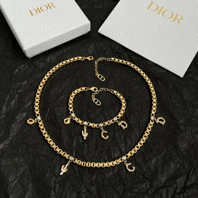 Economical Christian Dior Bracelets