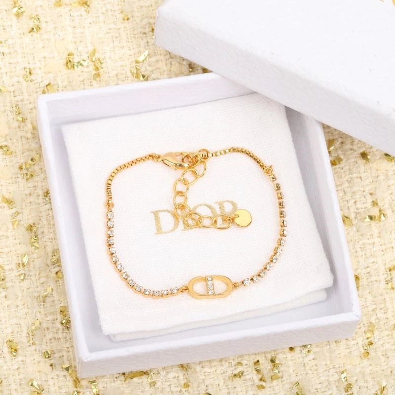 Accurate model Christian Dior Bracelets