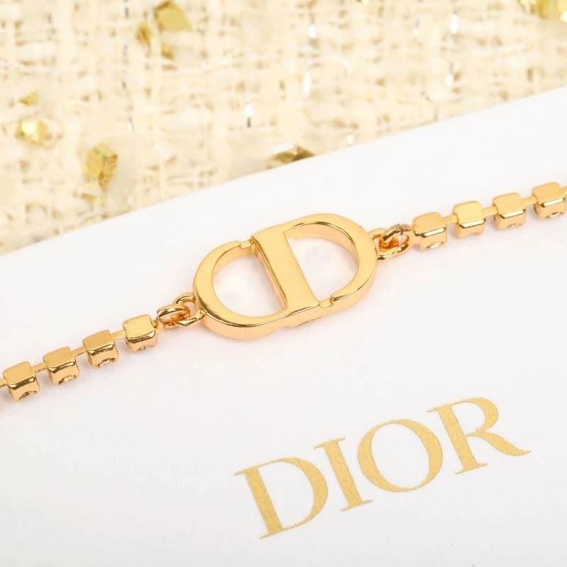 Accurate model Christian Dior Bracelets