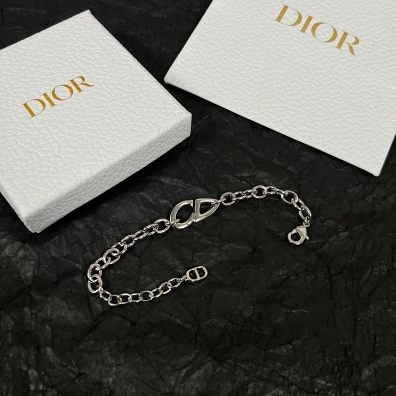 Accurate model Christian Dior Bracelets