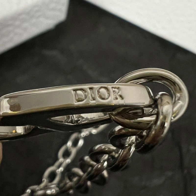 Accurate model Christian Dior Bracelets