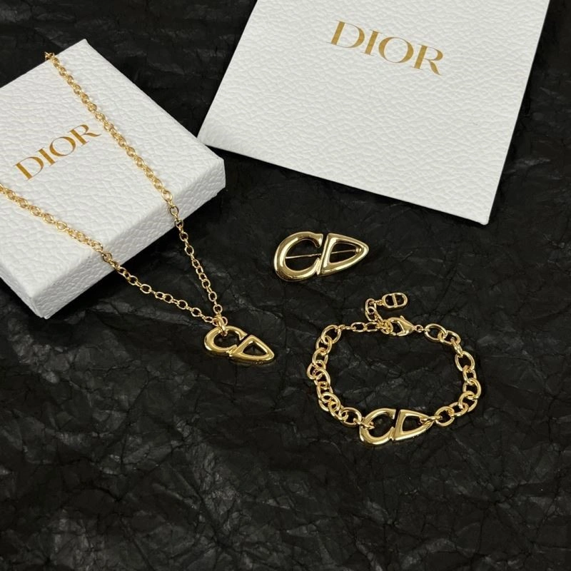 Economical Christian Dior Bracelets