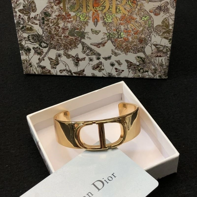 Low-cost Christian Dior Bracelets