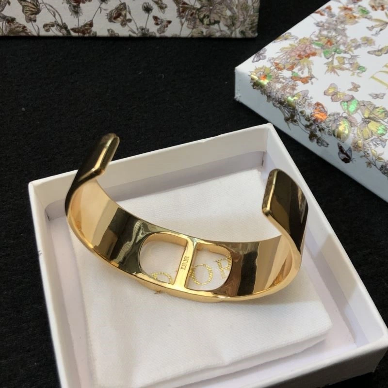 Low-cost Christian Dior Bracelets