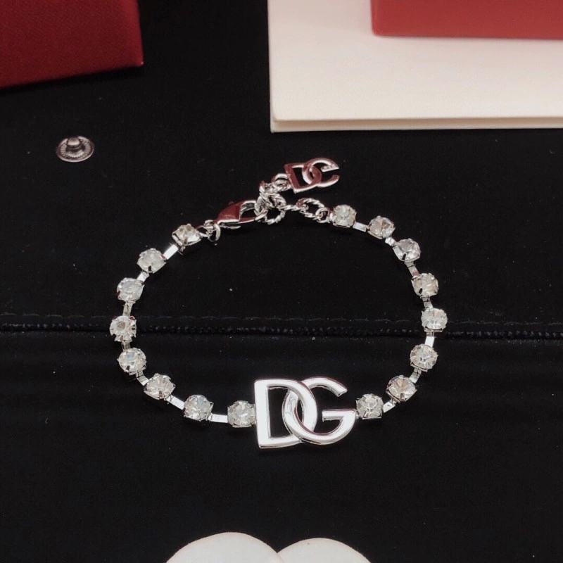 Accurate model Christian Dior Bracelets