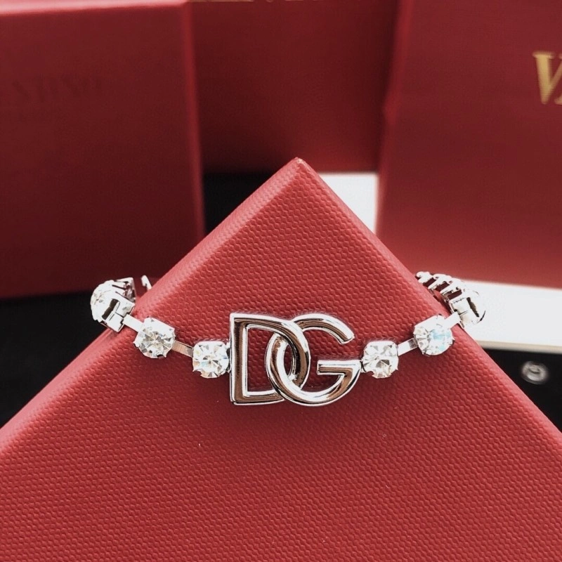 Accurate model Christian Dior Bracelets