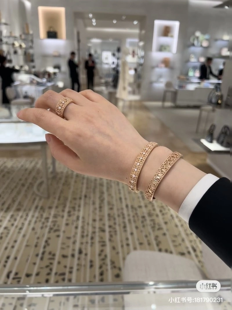 Economical Christian Dior Bracelets