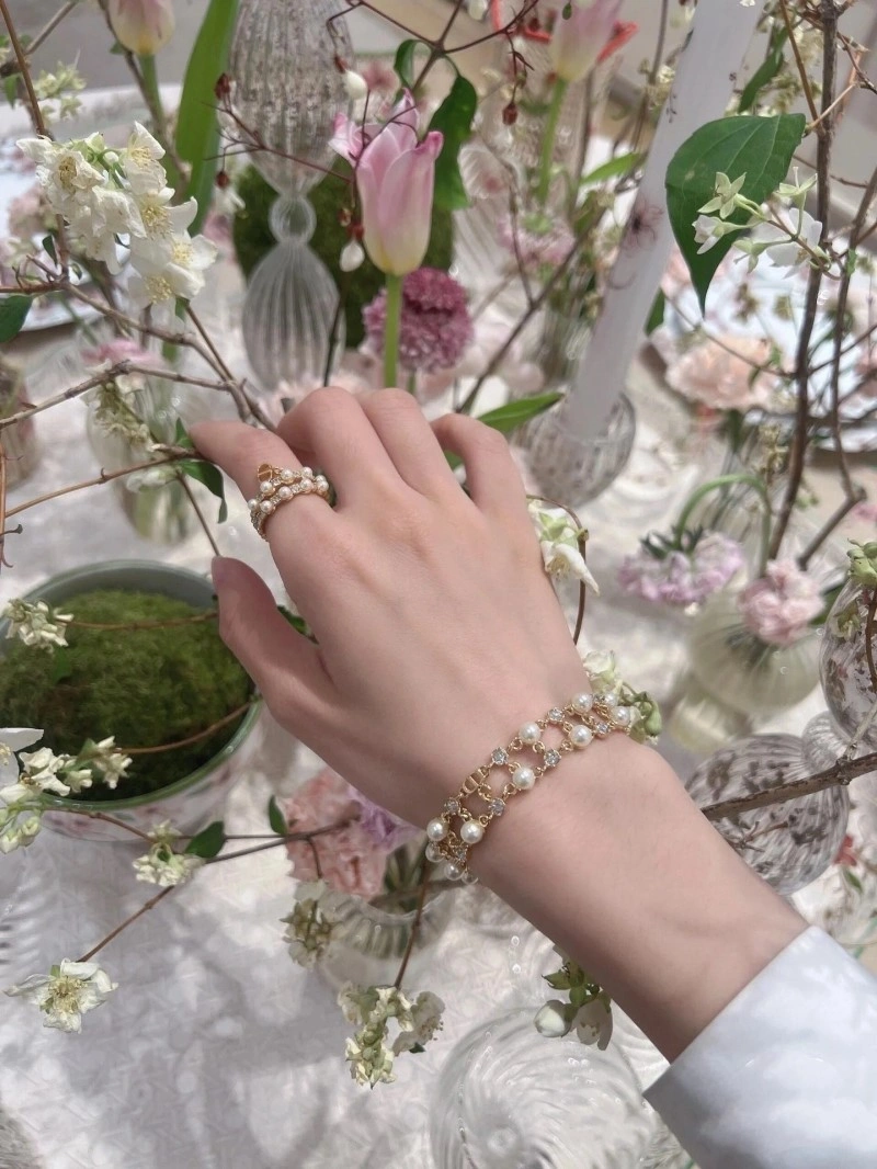 Low-cost Christian Dior Bracelets