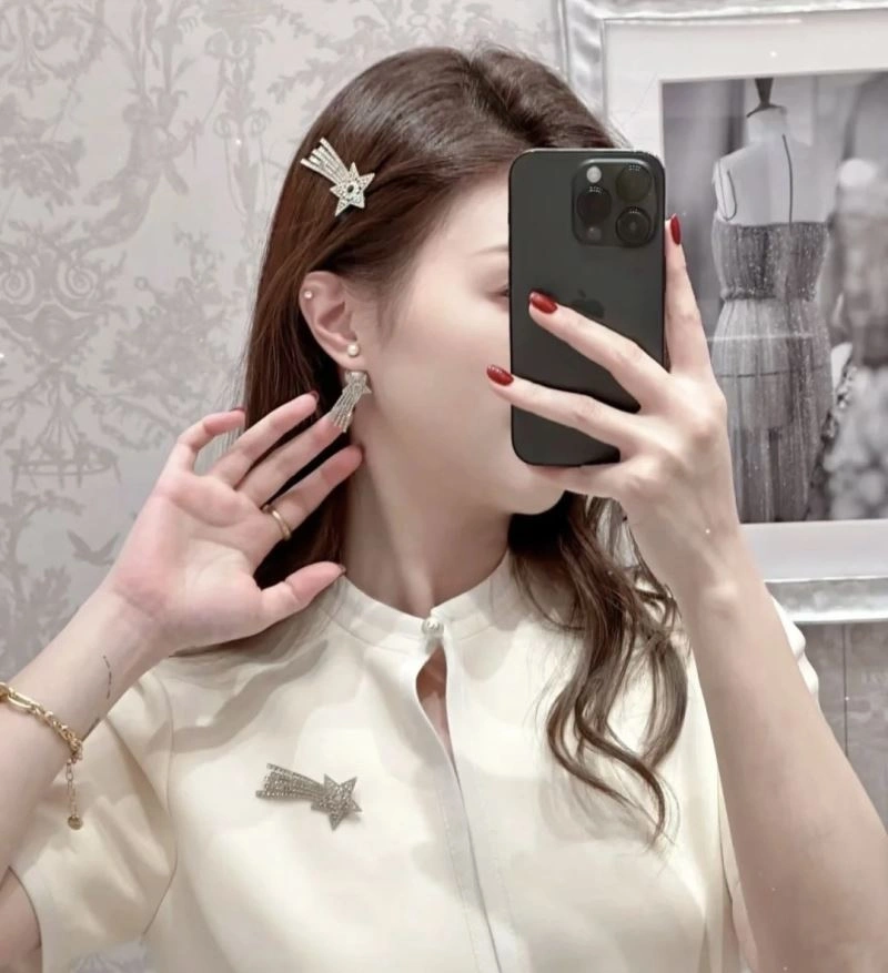 Legit Christian Dior Brooches