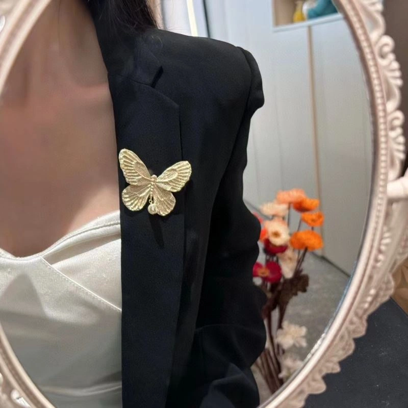 Inexpensive Christian Dior Brooches