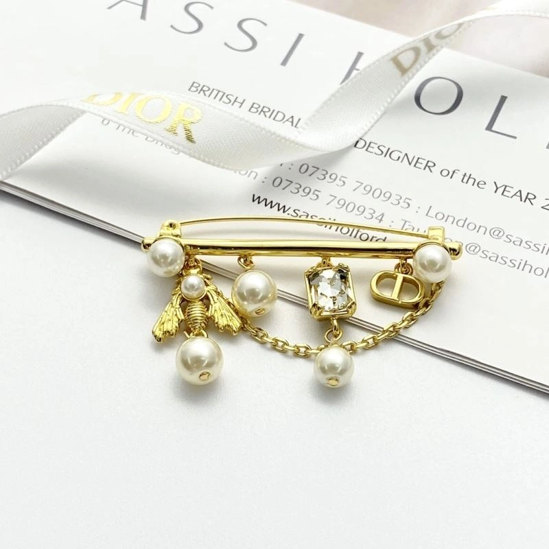 Accurate model Christian Dior Brooches