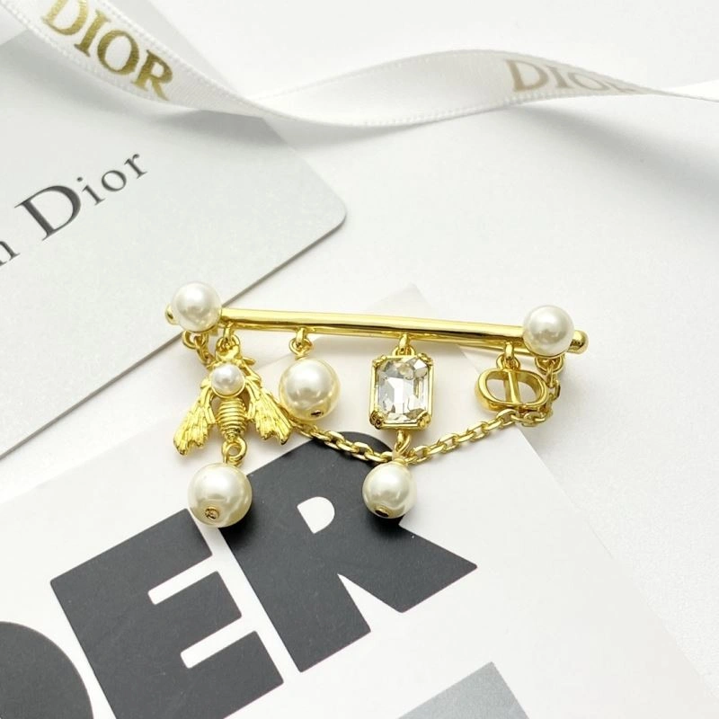 Accurate model Christian Dior Brooches