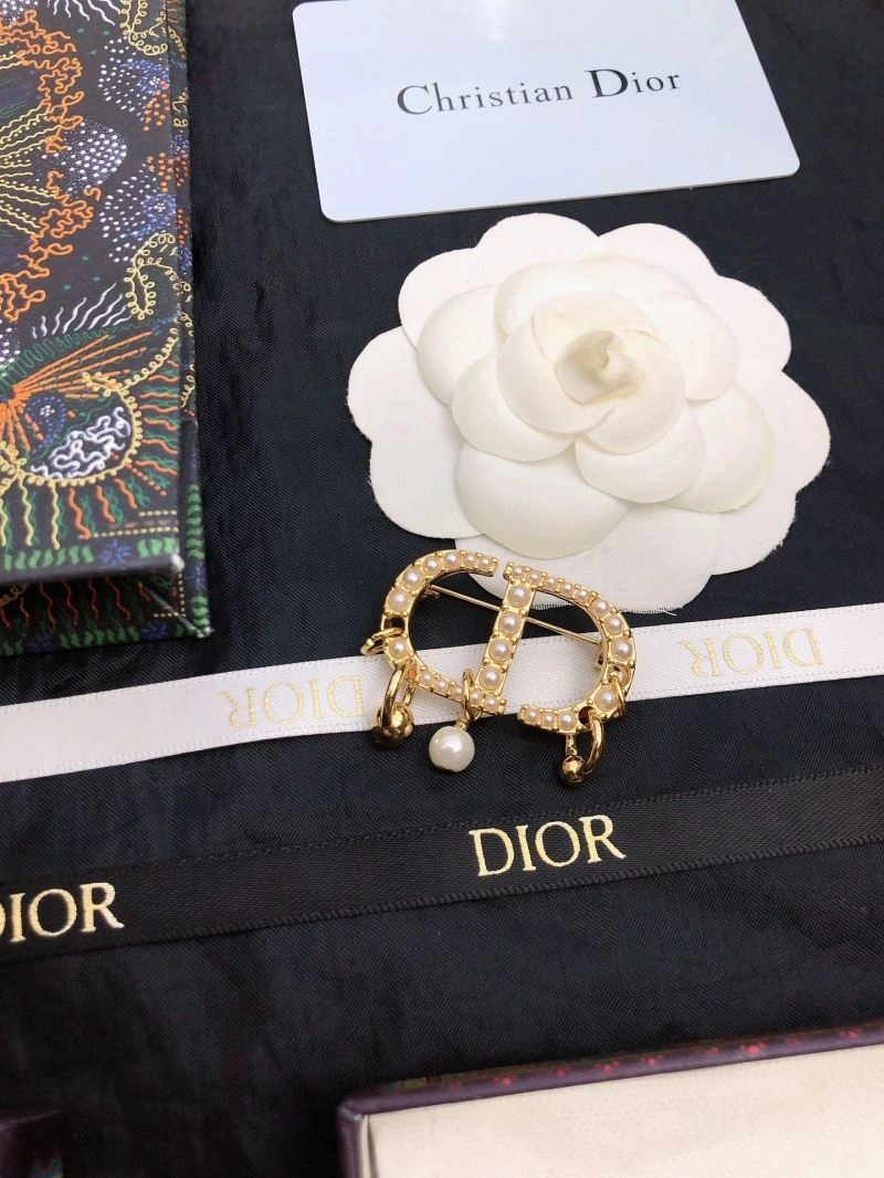 High accuracy Christian Dior Brooches