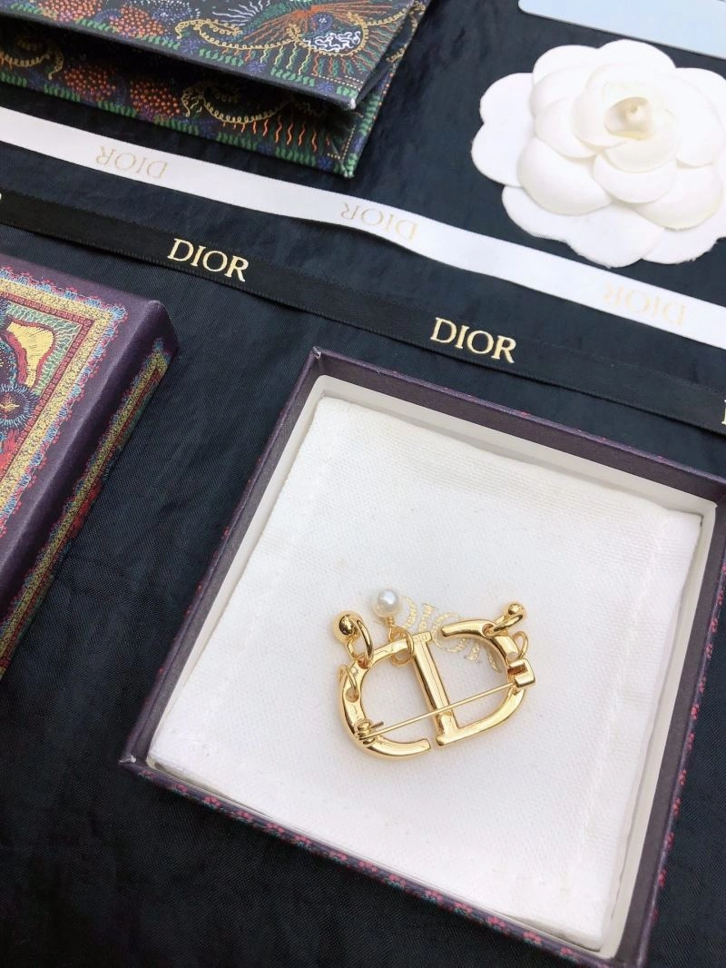 High accuracy Christian Dior Brooches