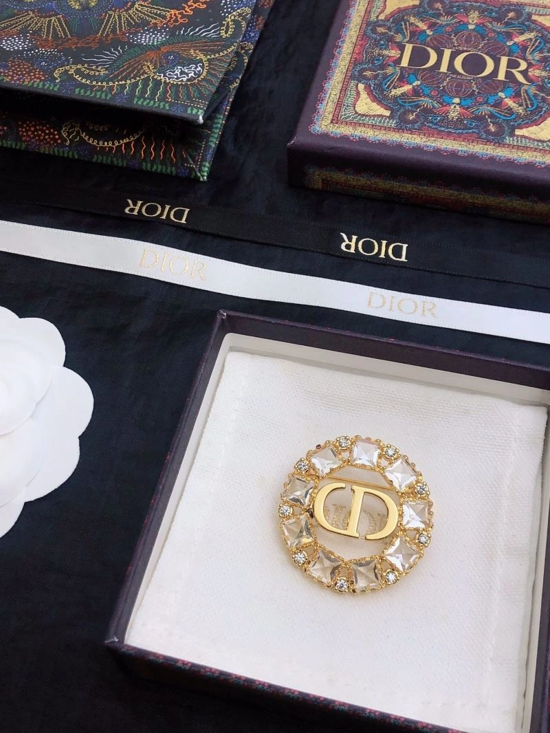 High accuracy Christian Dior Brooches