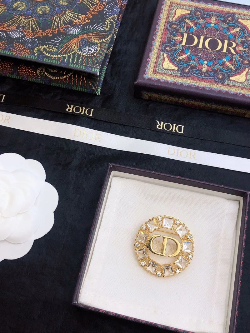 High accuracy Christian Dior Brooches