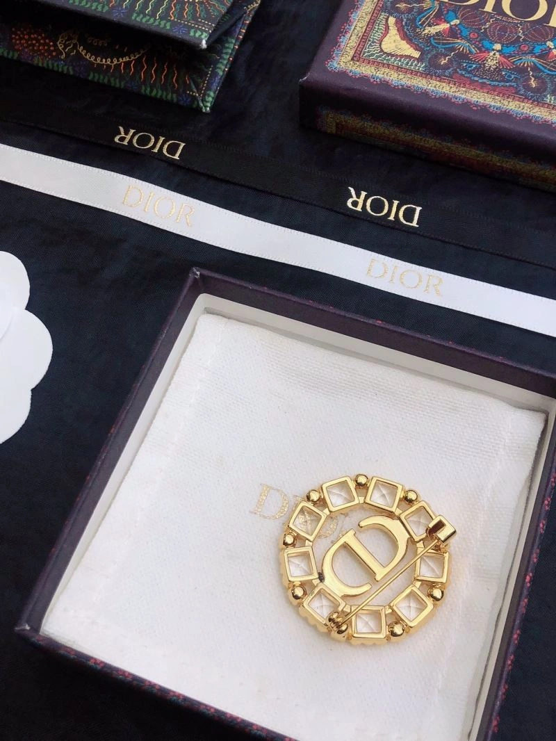 High accuracy Christian Dior Brooches