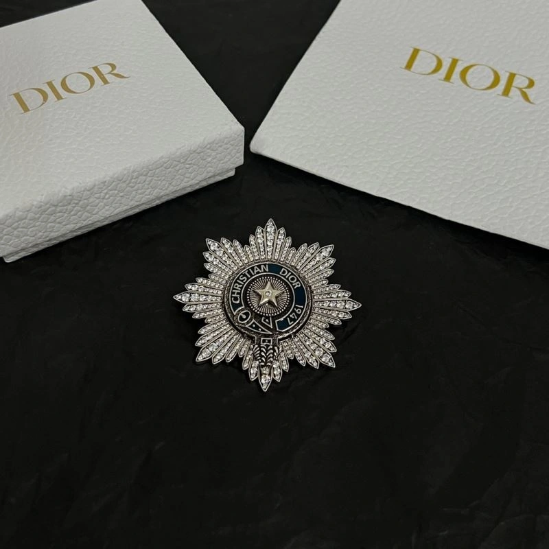 Economical Christian Dior Brooches