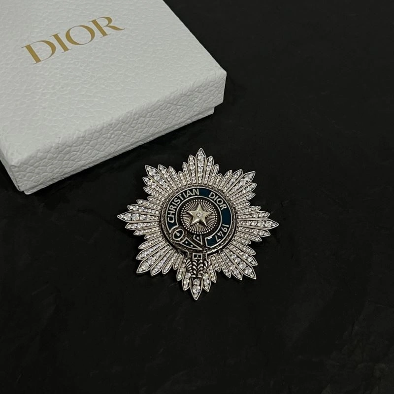 Economical Christian Dior Brooches