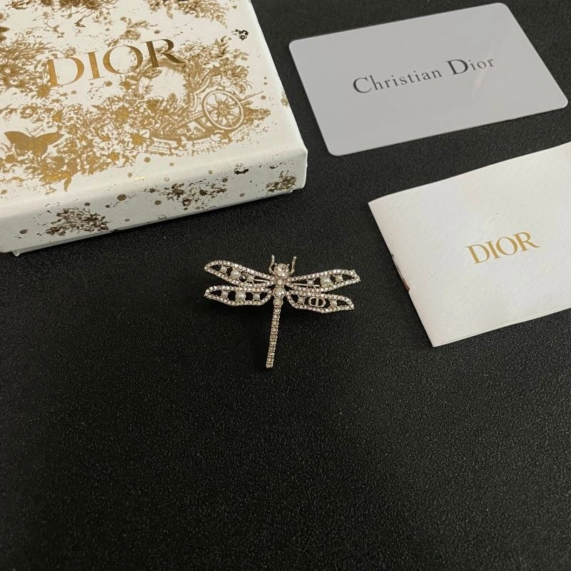 Low-cost Christian Dior Brooches