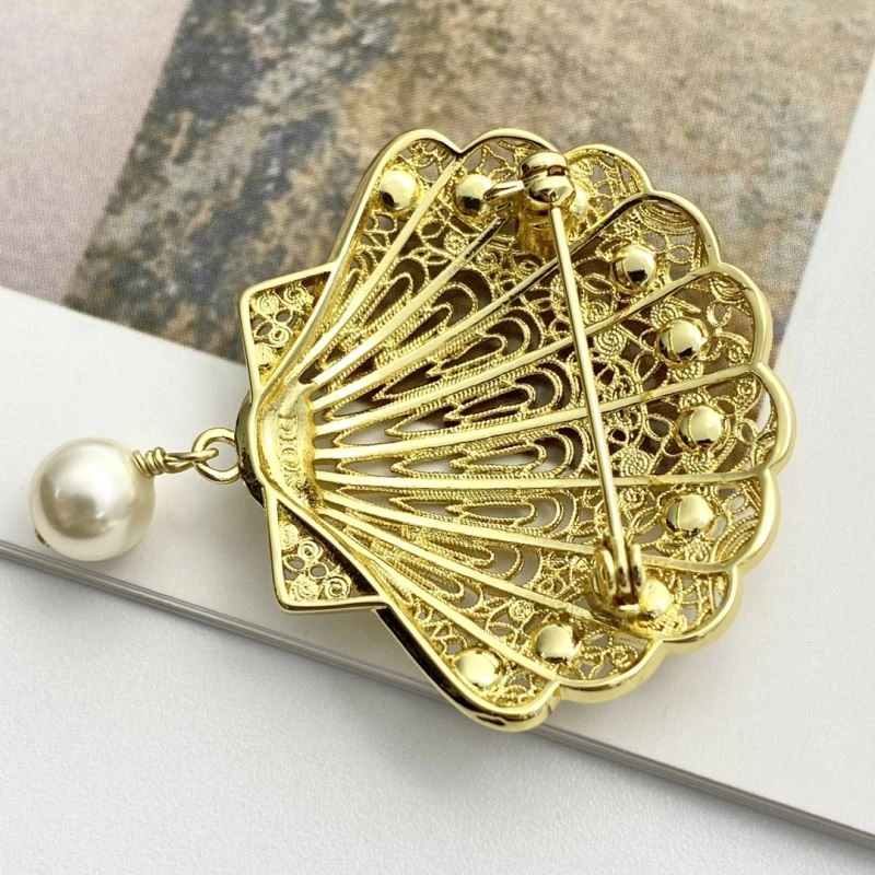 High accuracy Christian Dior Brooches