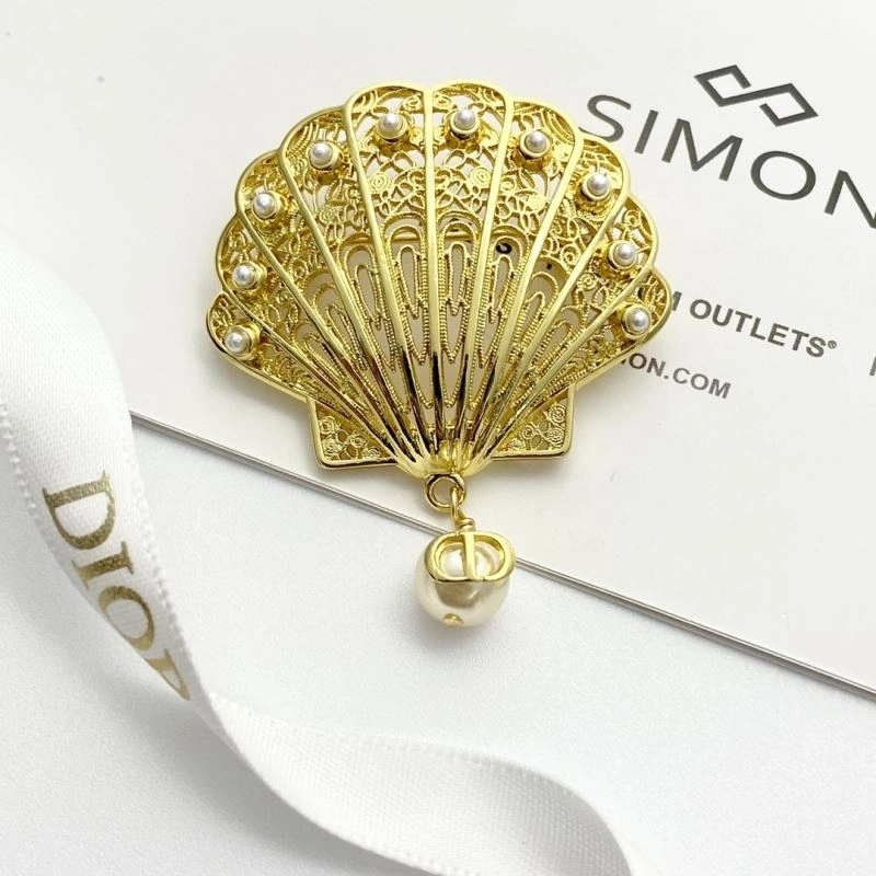 High accuracy Christian Dior Brooches