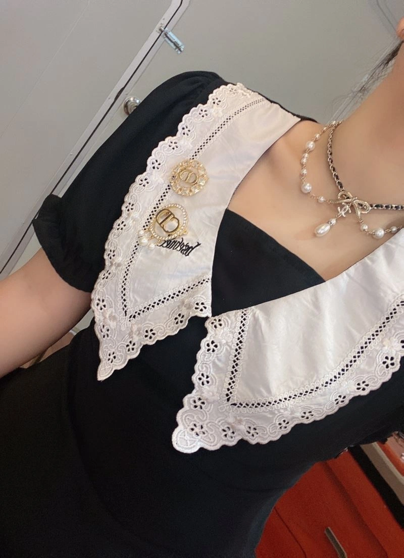 Top match Christian Dior Brooches