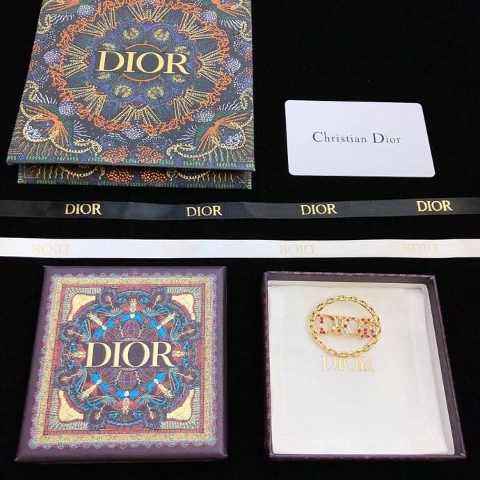 High accuracy Christian Dior Brooches