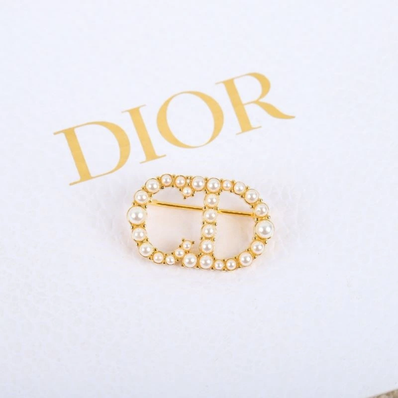 Accurate model Christian Dior Brooches