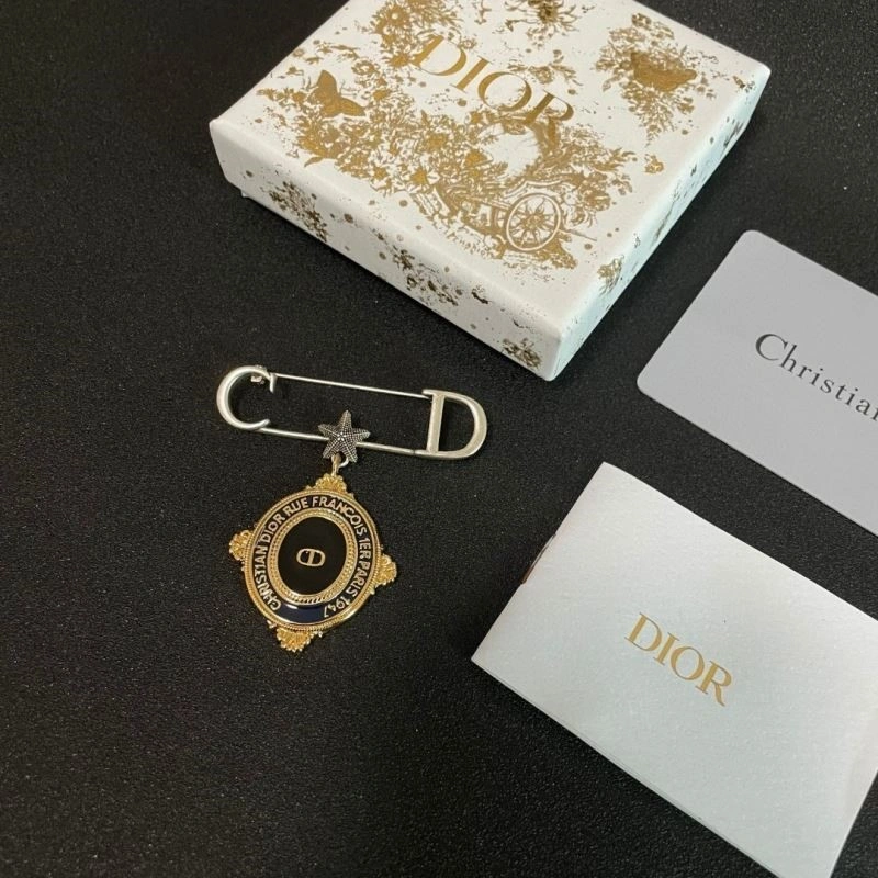High accuracy Christian Dior Brooches
