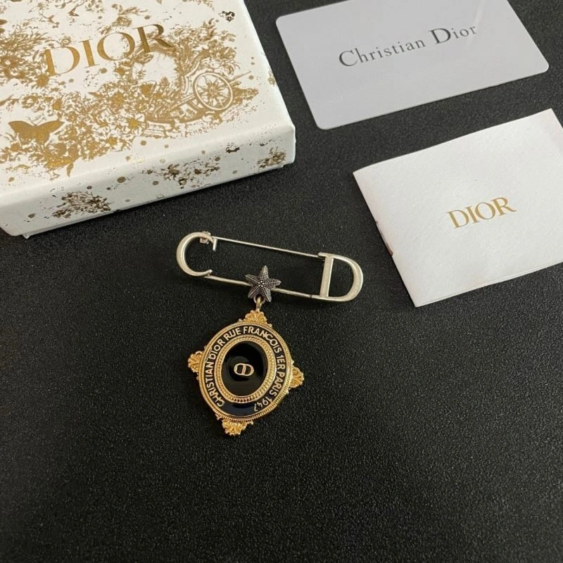High accuracy Christian Dior Brooches