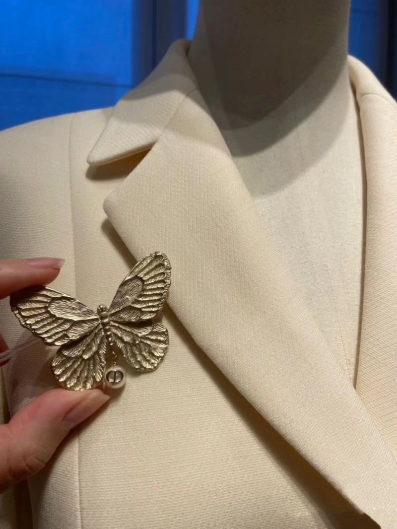 Legit Christian Dior Brooches