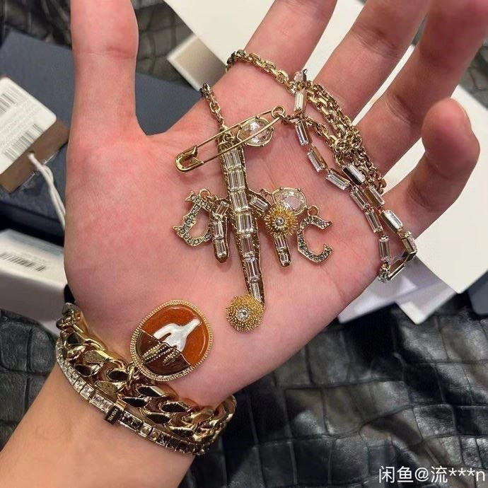 Christian Dior Brooches