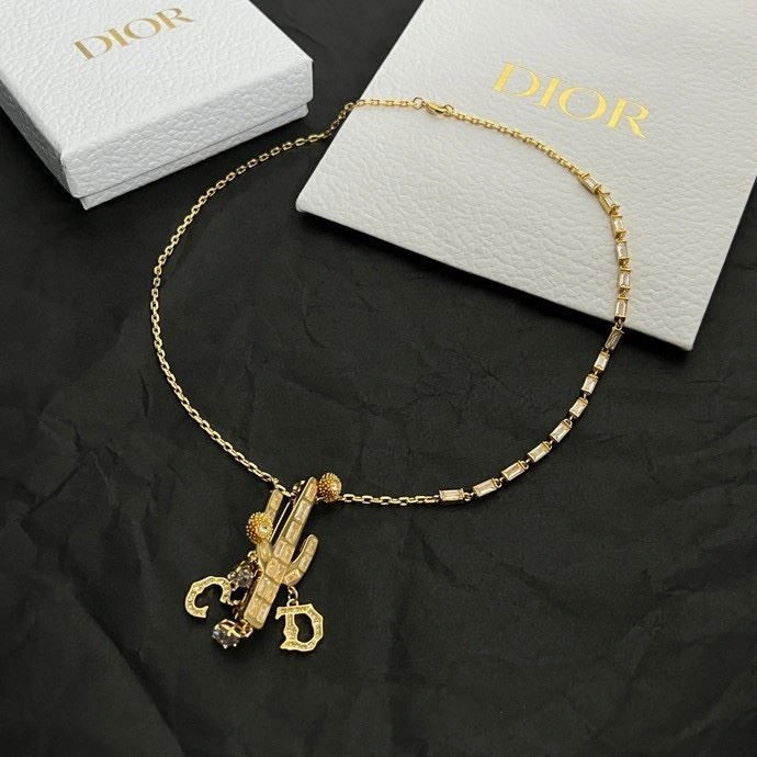 Mirror quality Christian Dior Brooches