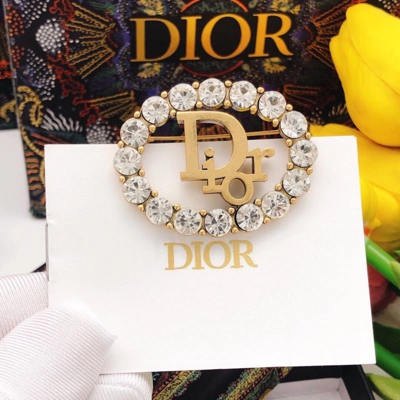 Top mirror Christian Dior Brooches