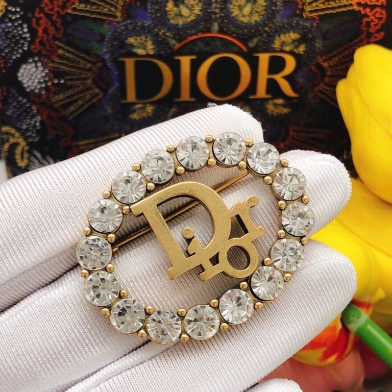 Top mirror Christian Dior Brooches