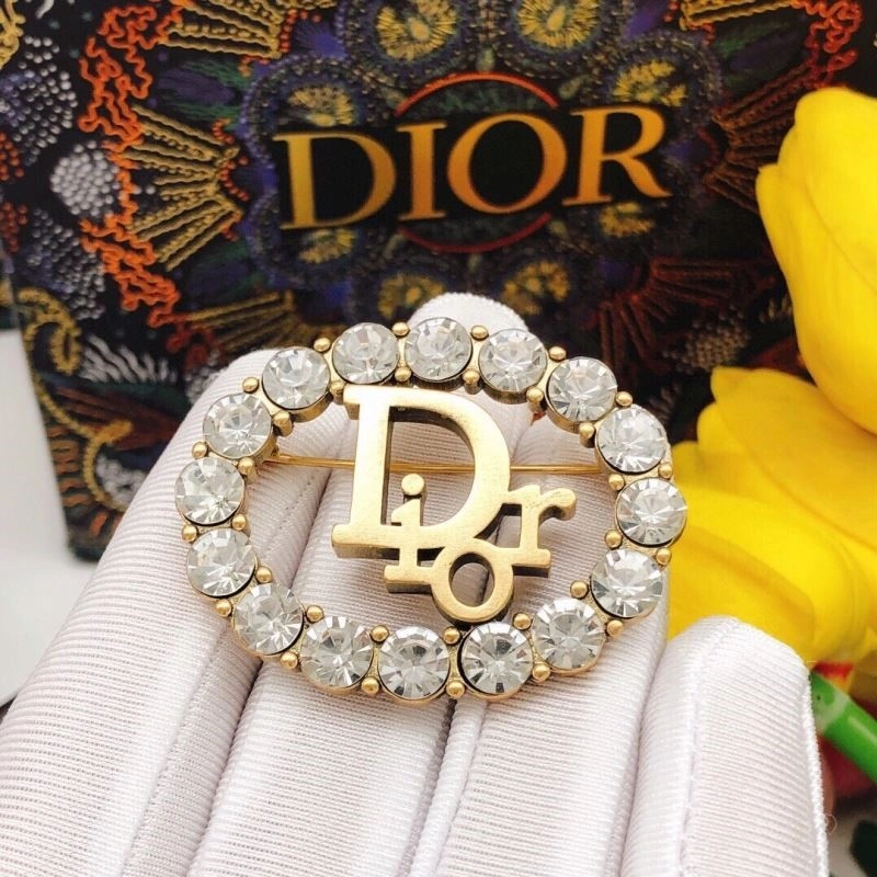 Top mirror Christian Dior Brooches