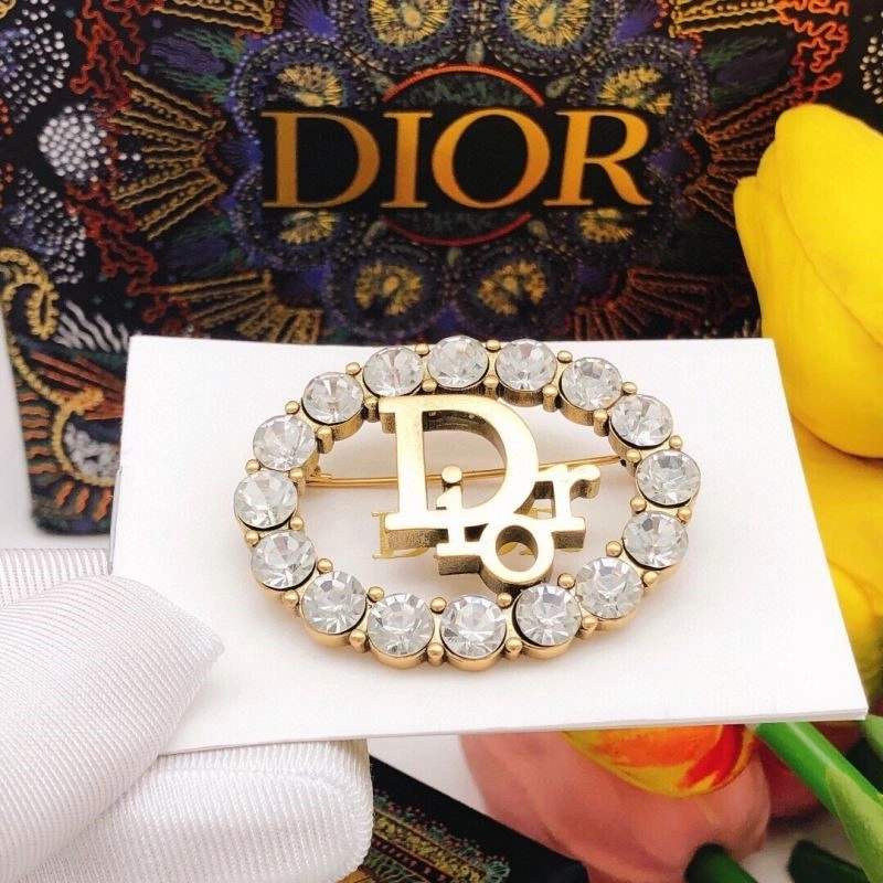 Top mirror Christian Dior Brooches