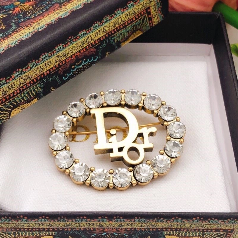 Top mirror Christian Dior Brooches