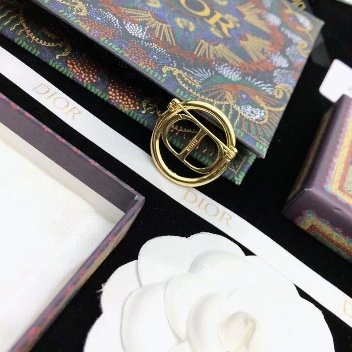 Exact replica Christian Dior Brooches