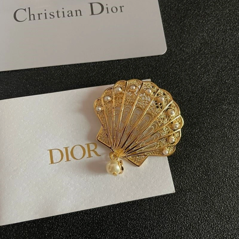 High accuracy Christian Dior Brooches
