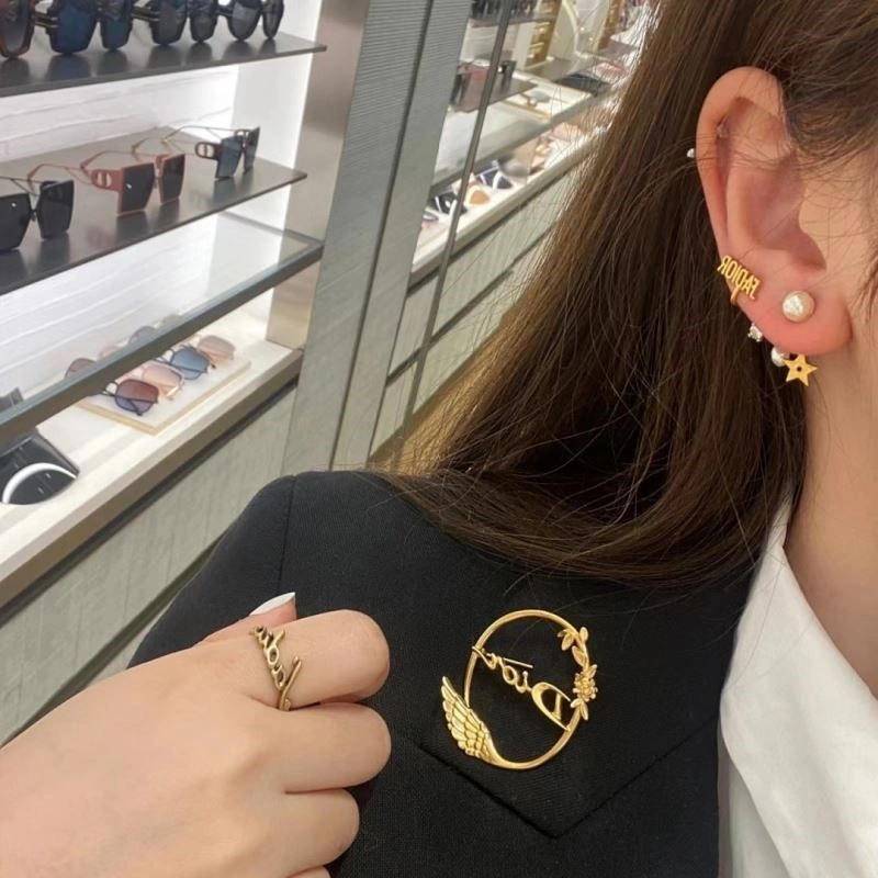 Official Christian Dior Brooches