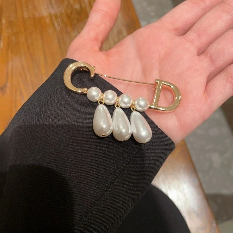 Reasonably priced Christian Dior Brooches
